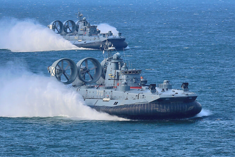 Hovercraft History — The Rise of Air-Cushion Machines